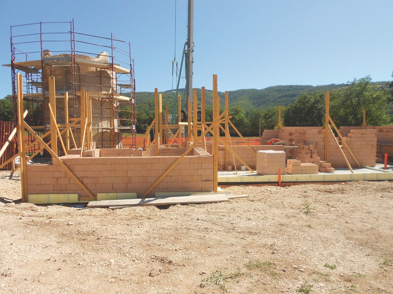 Brick buildings for seismic prone areas